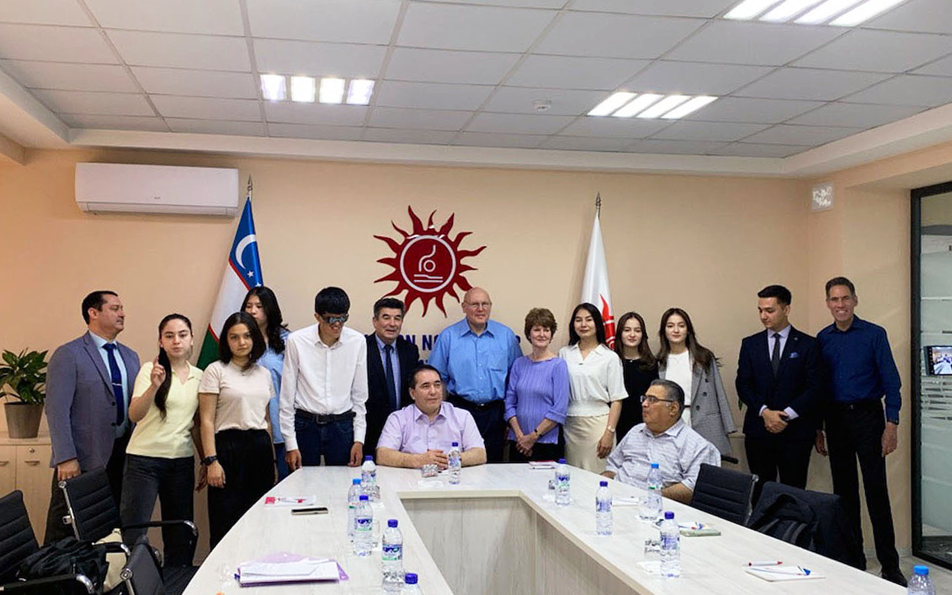 Professor Michael Schwartz Visits the University of World Economy and ...